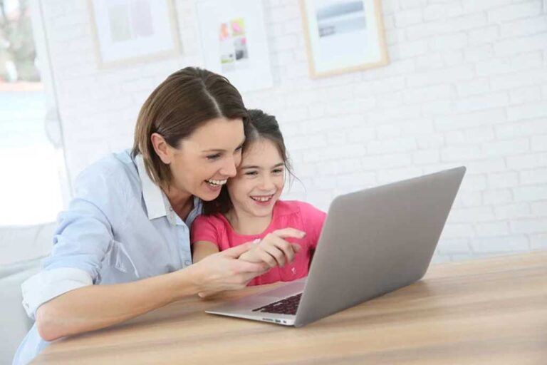 School Holiday Shop Incentives and Free Money Saving Offers